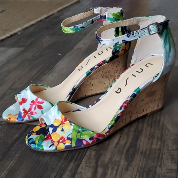 Unisa | Shoes | Unisa Yeavett Floral Wedge Sandal | Poshmark